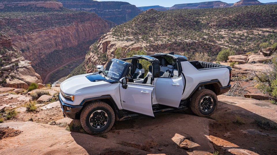 GMC HUMMER EV | Electric Pickup Truck